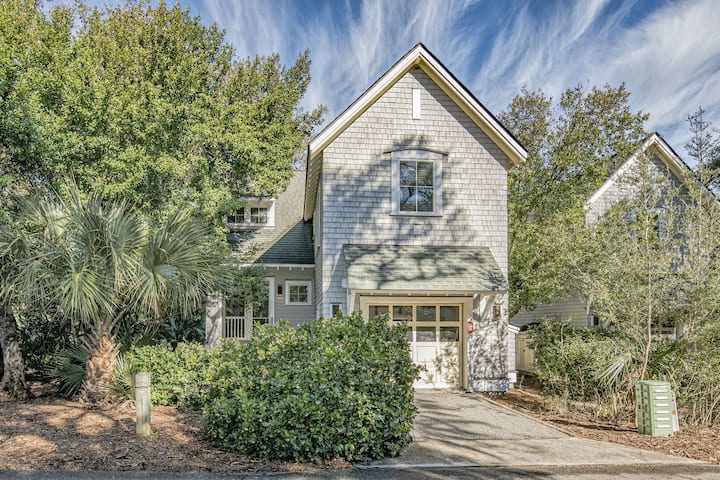 Nestled In Keepers Landing Neighborhood At This Co - Bald Head Island, NC