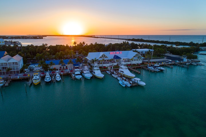 Florida Keys 4br 2lvl Villa W/ No Hidden Fees - Layton, FL