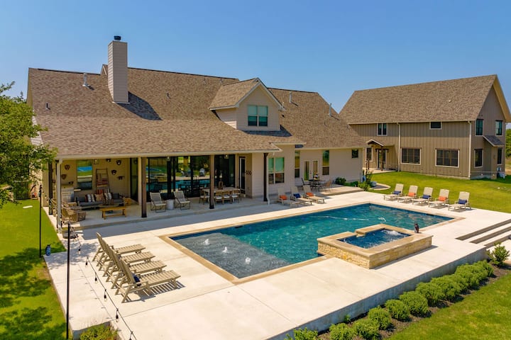 Ultimate Group Getaway | Luxury, Pool & Pickleball - Dripping Springs, TX
