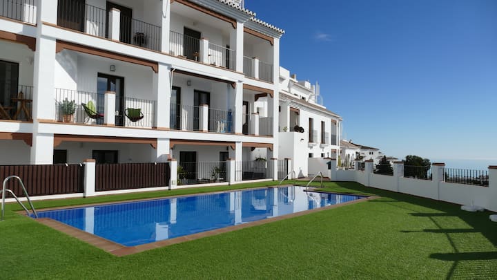 Stunning Apartment With A View & Private Parking - 프리질리아나