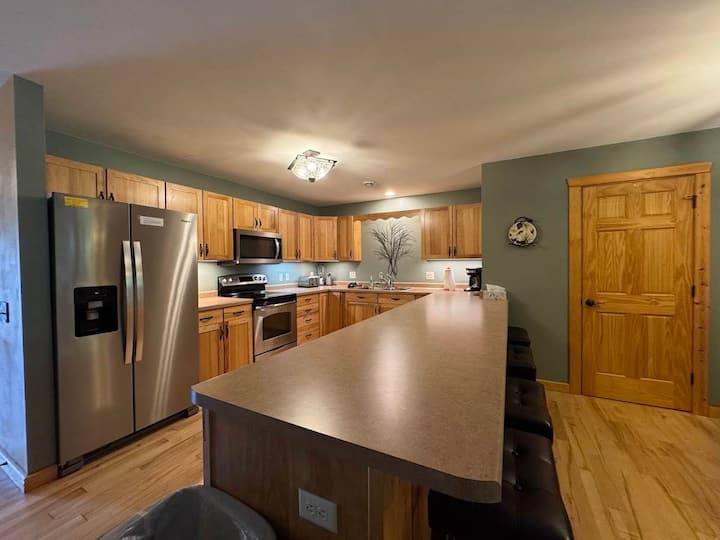 Minocqua Lake Condo B7- 2 Story Rustic Town Home - Minocqua, WI