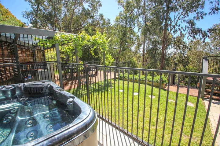 Apex Villa - Luxe For Couples With Jacuzzi - Bright