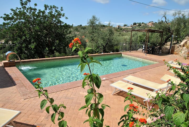 Holiday House For 6 Persons, With Swimming Pool - Itri