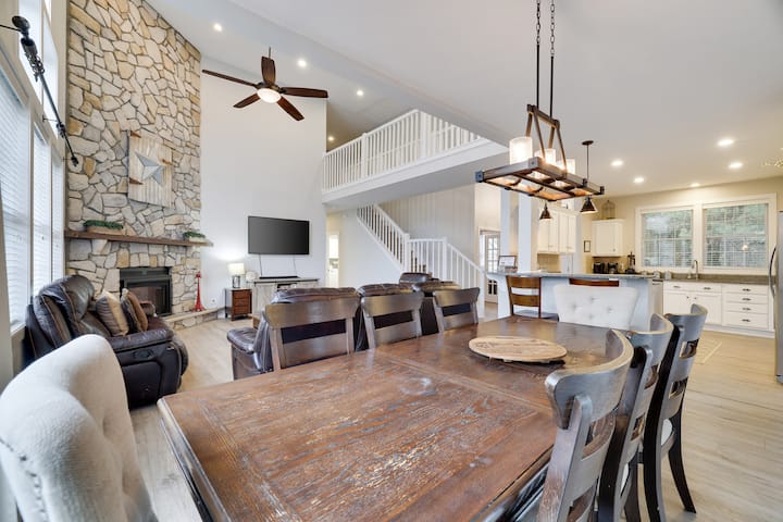 The Nest At Pinecrest By Avantstay | Deck - Pocono Lake, PA