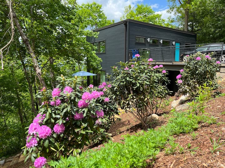 Modern Treehouse Near Asheville (30+ Day Stay) - Asheville, NC
