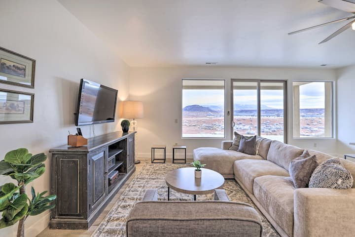 Modern Apartment W/ Beautiful Mountain Views! - United States