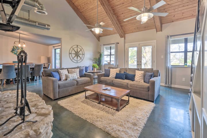 Dog-friendly Kingsland Rental On Lake Lbj! - Kingsland, TX