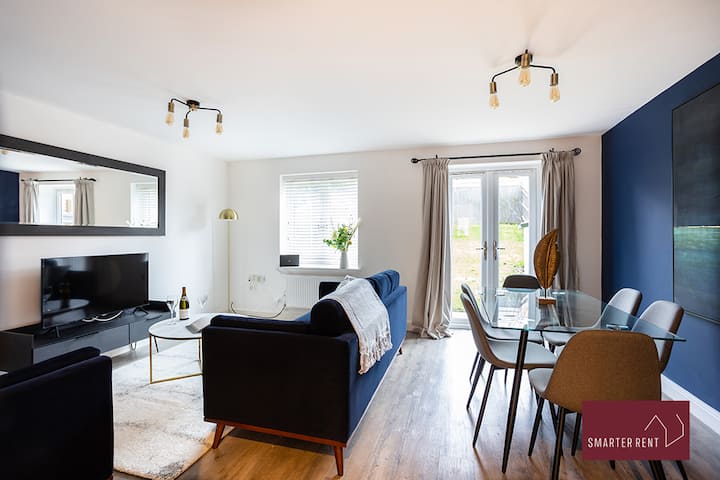 Twyford - Parking And Garden - Henley-on-Thames