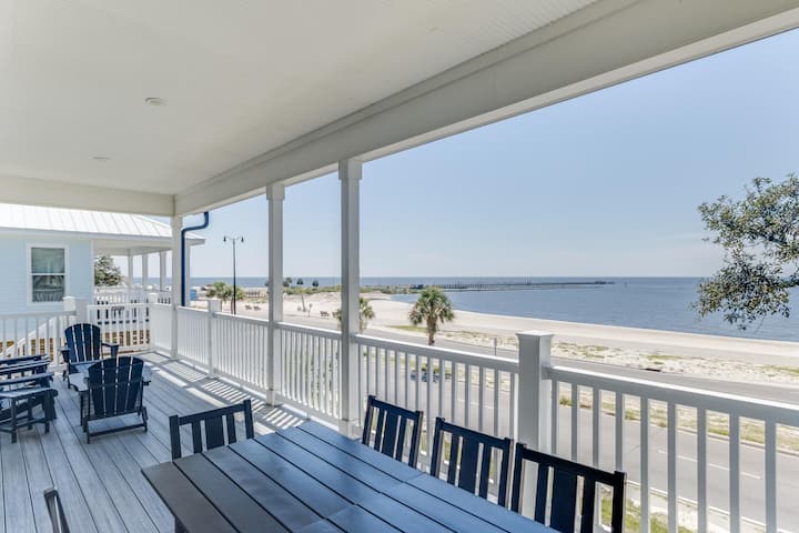 White Breeze (Now No Airbnb Fees!) - Gulfport, MS