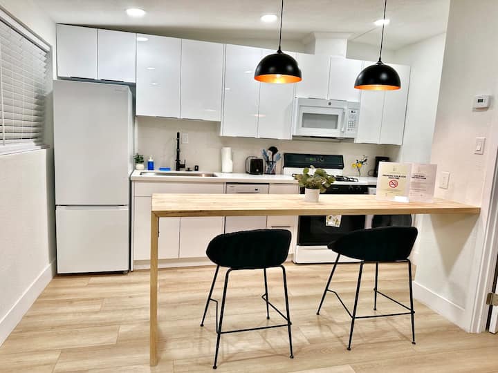 Fully Renovated 1br Condo Near Downtown Las Vegas - Las Vegas, NV
