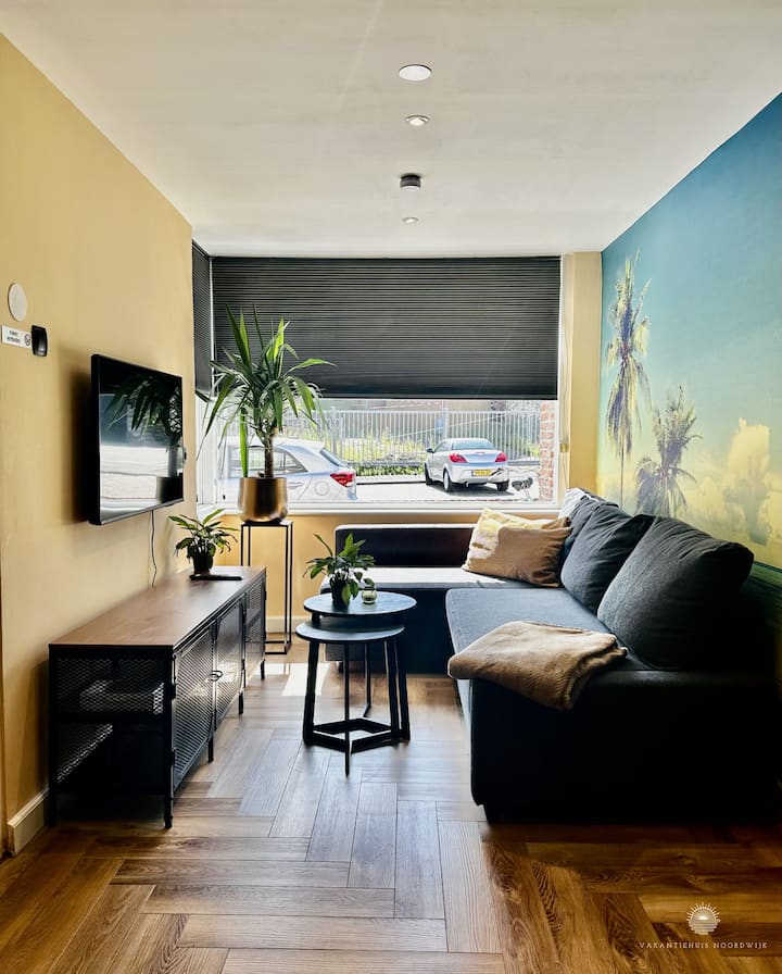 Low Tides-300m Van Het Strand In Centrum Noordwijk - Noordwijk aan Zee