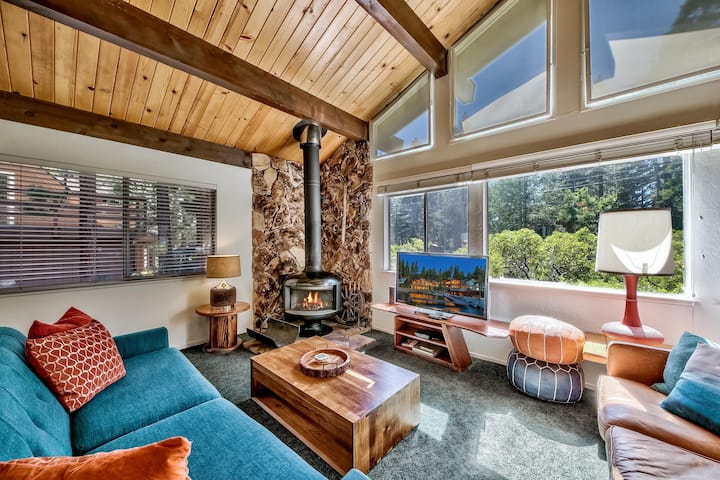 Koyukon Cozy Cabin 3br,2ba-10 Min. To Ski - South Lake Tahoe, CA