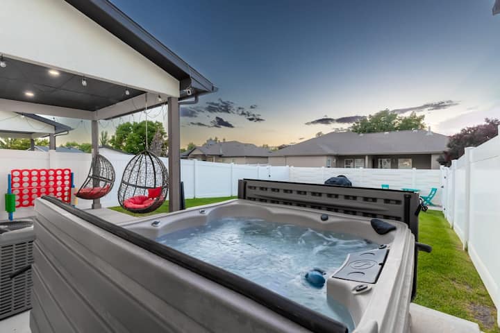 420friendly_hottub_12kgamearcade_winebar_5bed - Grand Junction, CO