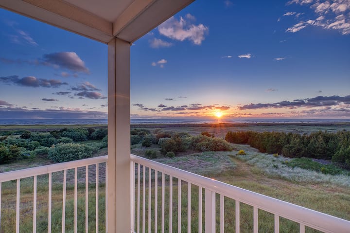 Amazing Views, Beachfront, Pets Ok, In Town(azure) - Long Beach, WA