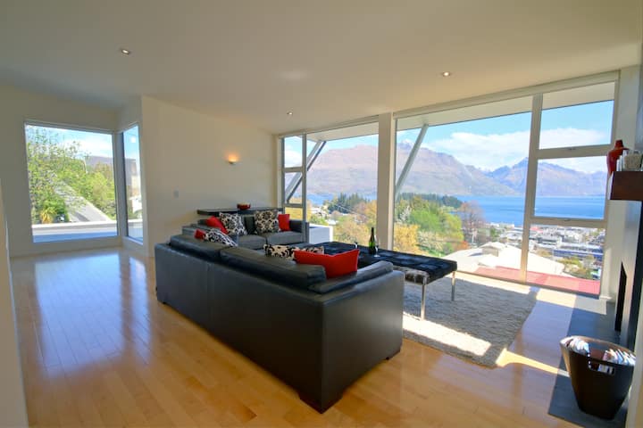 Aqua Nova - Queenstown, New Zealand