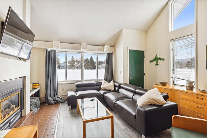 Village Green 10f: 2br, Fireplace, Plus Amenities! - Stowe, VT