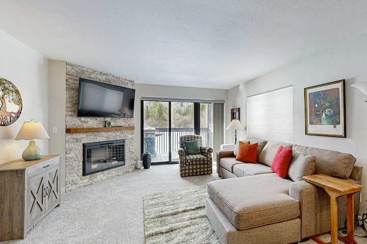 Walk Everywhere 2br Mountainview 2nd-floor - Frisco, CO
