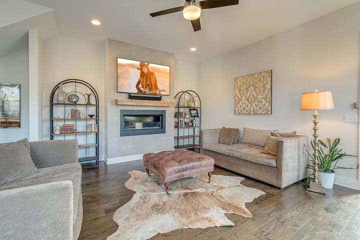 Cultured Coach - Private Rooftop -Mins To Broadway - Nashville