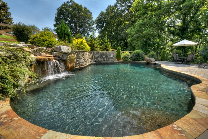 Family Oasis: Heated Pool, Sauna, Hot Tub - Georgia, GA
