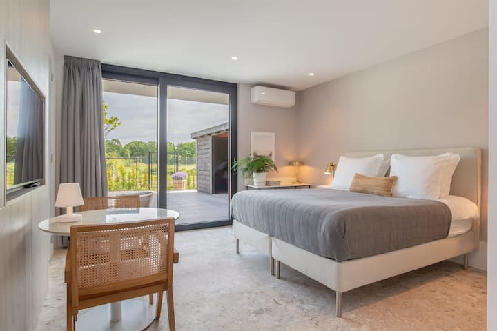 Studio Near Beach In Domburg | Summum Suites 2 - Domburg