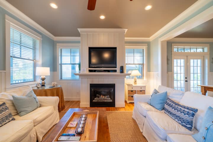 Family-friendly Oasis: 5br, 4.5bath, Game Room - Lincoln City, OR