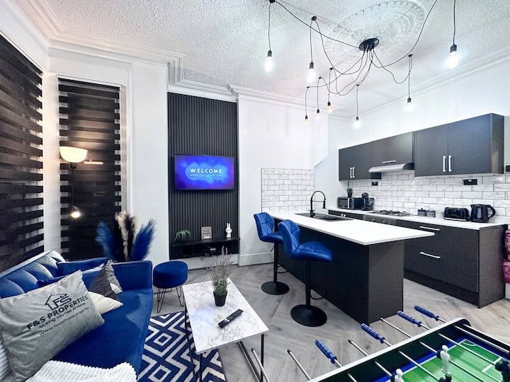 Swanky Seaside Sanctuary W/ Foozeball - Southend - Westcliff-on-Sea