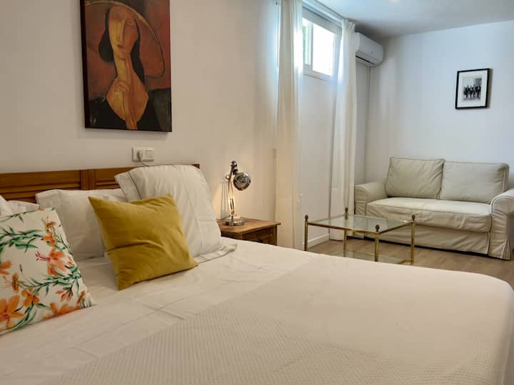 Queen Studio Bedroom - Rincón de la Victoria