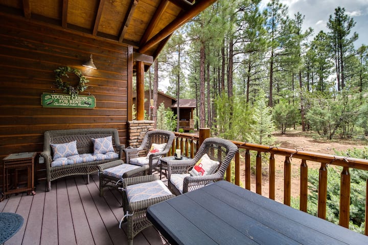 Deck & Fire Pit: Show Low 'Villa In The Pines' - Show Low, AZ