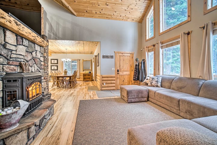 Garden Valley Cabin W/ Loft & Large Deck! - Garden Valley, ID