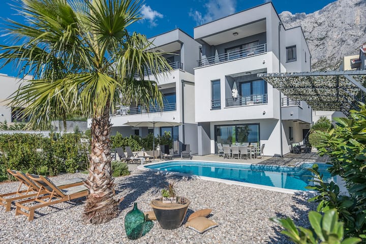 "Villa Matic" In Makarska - Crovillas - Makarska