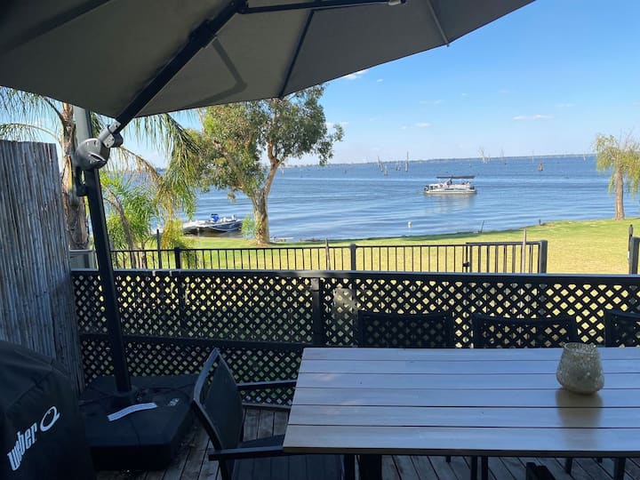 Absolute Waterfront At Woodlands - Yarrawonga