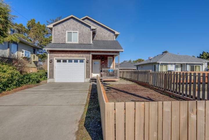 Near Beach & Downtown Seaside! By The Sea-seaside - Seaside, OR