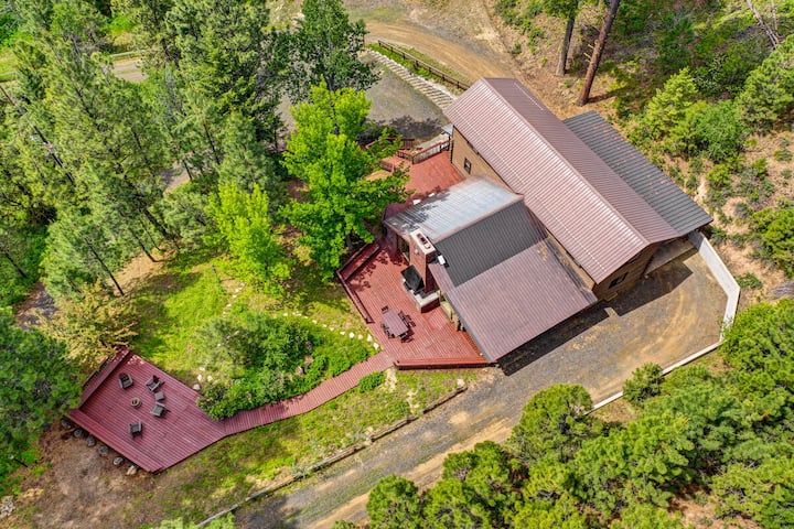 5-acre Private Cabin-trails,wifi,fireplace,fam Fun - Cascade, ID