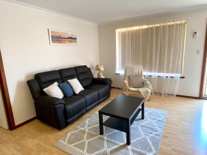 Forrest Holiday Unit - East Bunbury - Bunbury