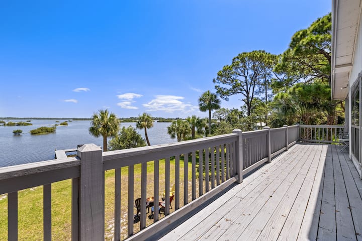 Solimar- Upstairs Bay Views - Cedar Key, FL