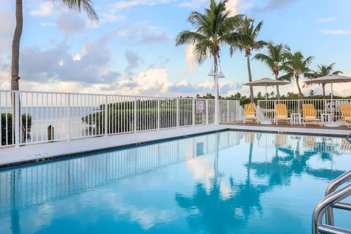 2 Comfortable Units, Onsite Pool, Pets Allowed - Islamorada, FL