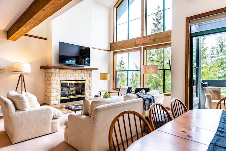 Ski In/out Access | Spacious 5br | Hot Tub |Garage - Whistler Blackcomb