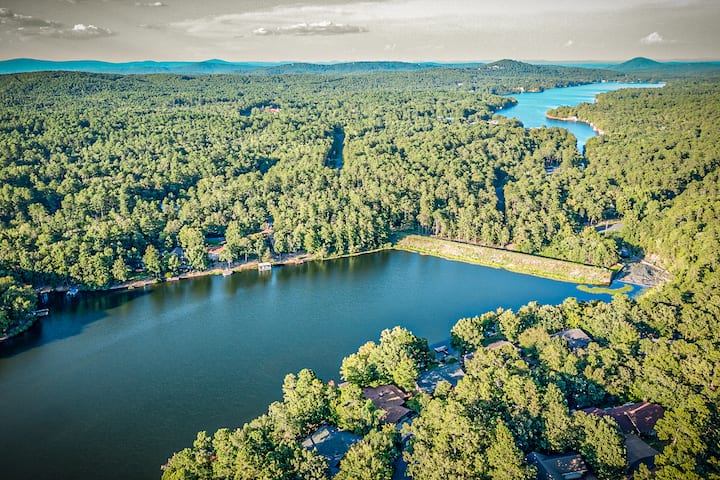 35 Alicante Place - A Spacious Home On The Main Ch - Hot Springs Village, AR
