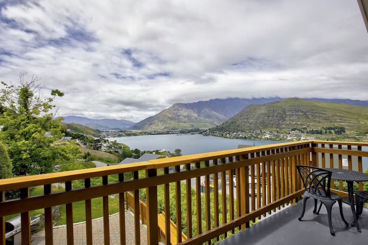 Wonderful On Woodlands - Family Friendly Home - Queenstown