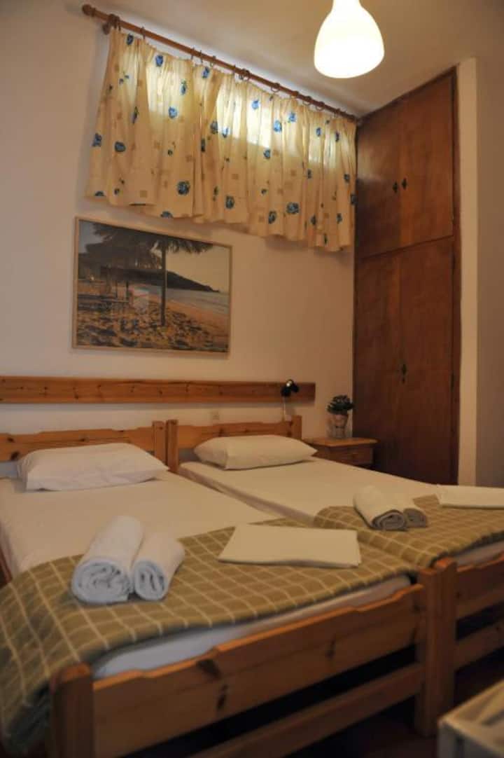 Pension Margarita: Basic Double Room - Skiathos