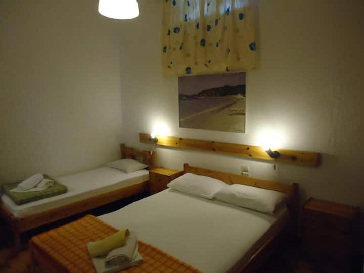 Pension Margarita: Basic Triple Room - Skiathos