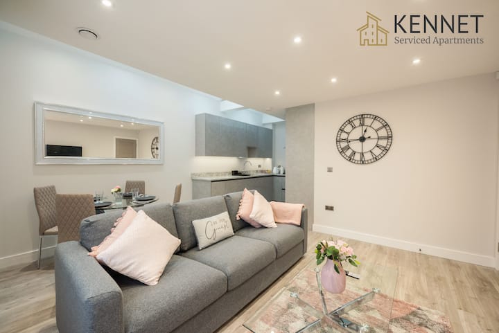 Appartement-supérieure-salle De Bain Privée Séparé - Select Car Leasing Stadium