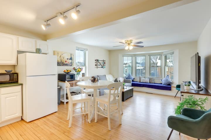 Cozy Delafield Apartment - Walk To Lake! - Oconomowoc, WI