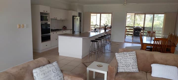 Flats Elite Entire 3 Bedroom Holiday House - Bermagui