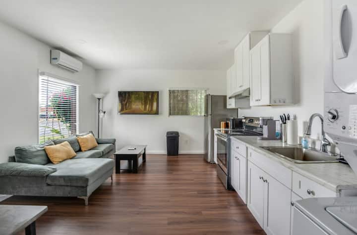 New Renovation | 4min2hospital | Close To Freeway - San Bernardino, CA