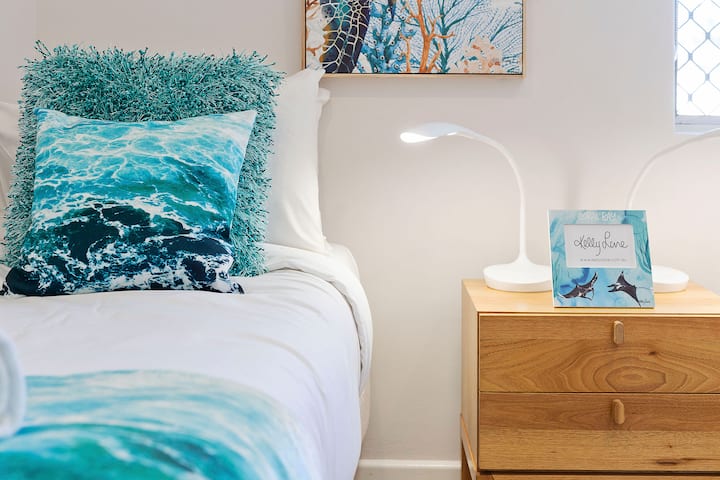 12 Calming Coral Beach Beautiful 2brm - Perth