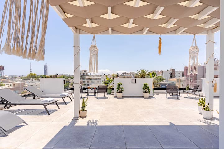 Yamas Urban Living Platinum Key Balcony Studio - Като Полемидия