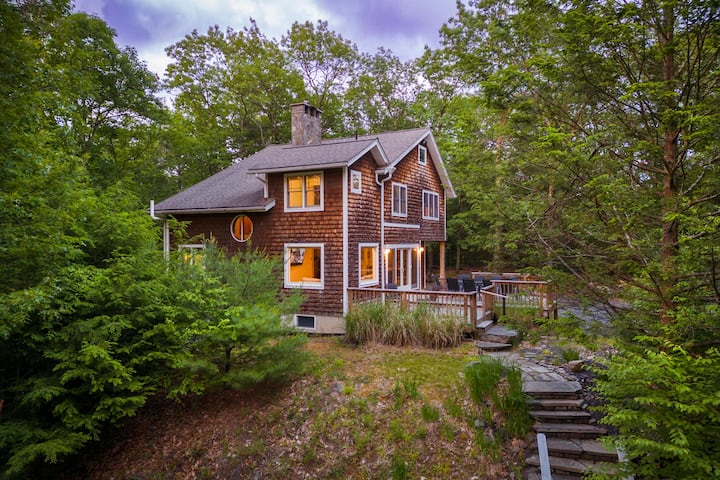 Rustic Modern Cabin: Wooded Refuge, Chef's Kitchen - Catskill, NY
