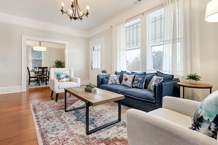 Spacious Home |1 Mi To Dt| 5 Min Walk To Food - Greenville