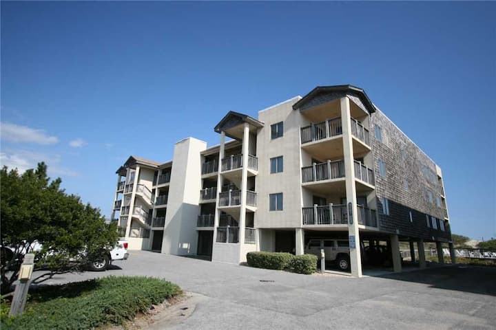 Heron Cove 104s: Oceanfront, Shared Pool - Holden Street, NC